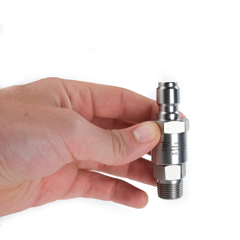 Mosmatic DGVI Inline Swivel with Integrated 3/8" QC Plug - Chem-X